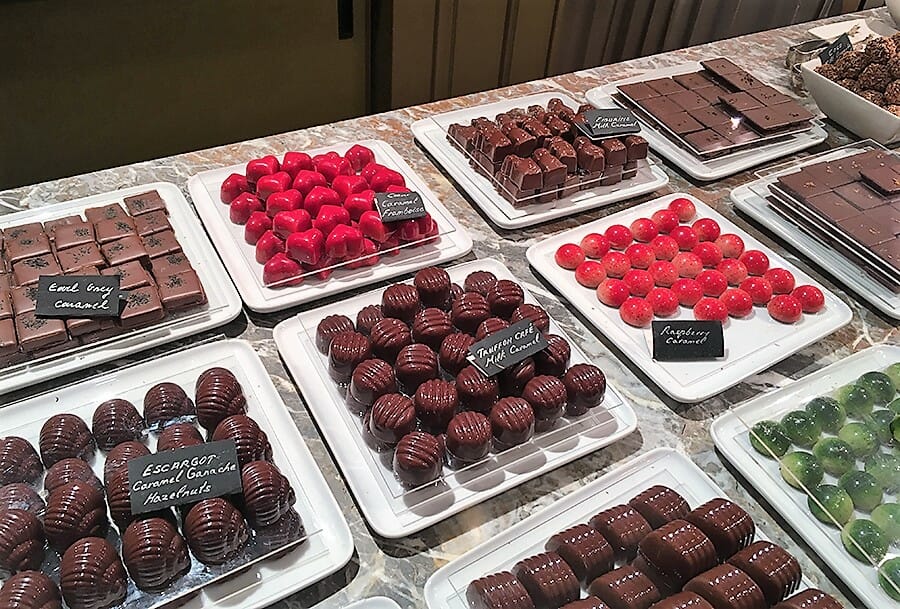 Travel 1 day in Brussels | best chocolate in Brussels | best beer in ...